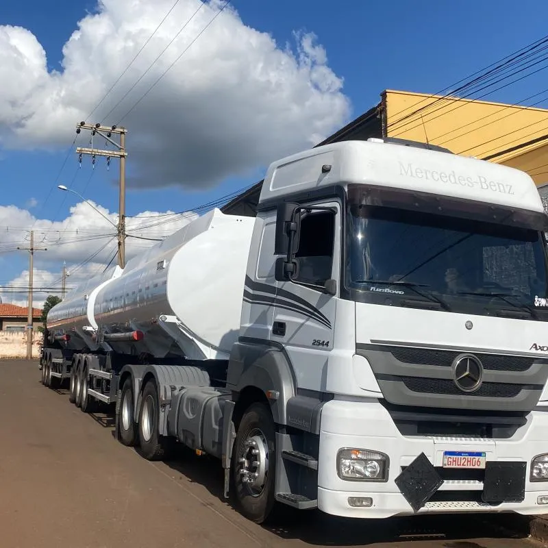 Axor 2544 MB+carreta tanque 9 eixo