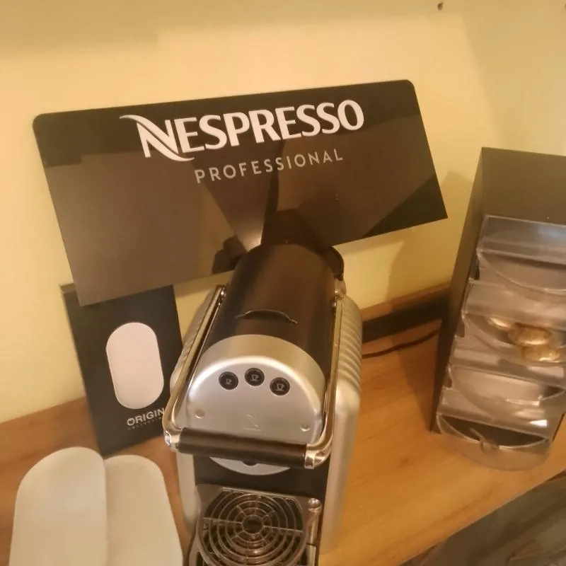 CAFETEIRA NESPRESSO PROFISSIONAL