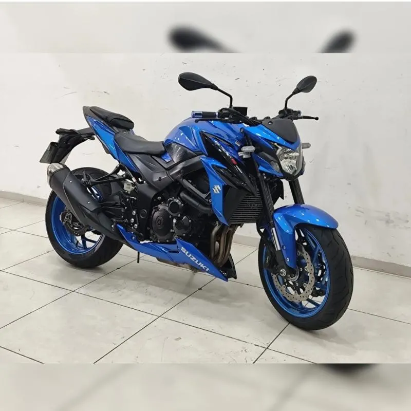 Moto Suzuki GSX-S750 ou 30 mil no pix